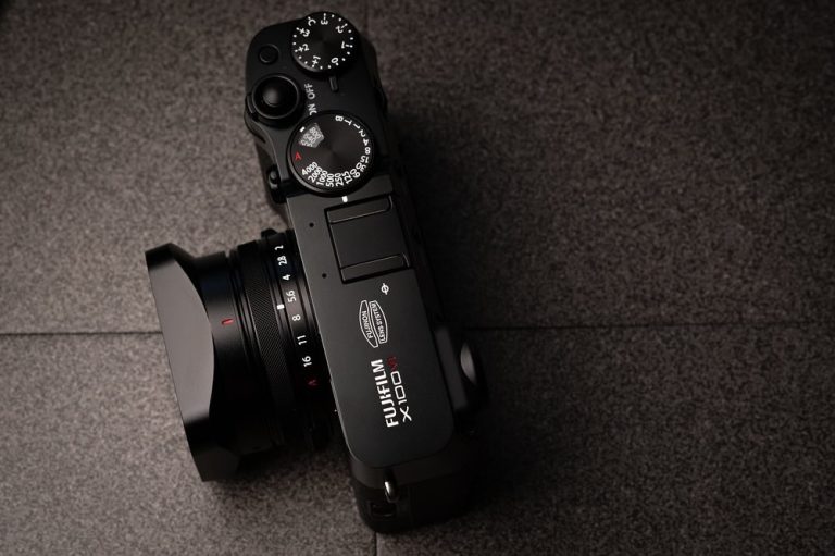 SquareHood Model P Fuji X100VI X100V สีดำ | CamGadgetWorld